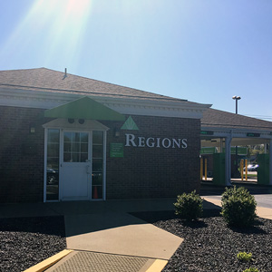 Longacre Remote Drive Thru Branch | Regions Bank in Fairview Heights ...